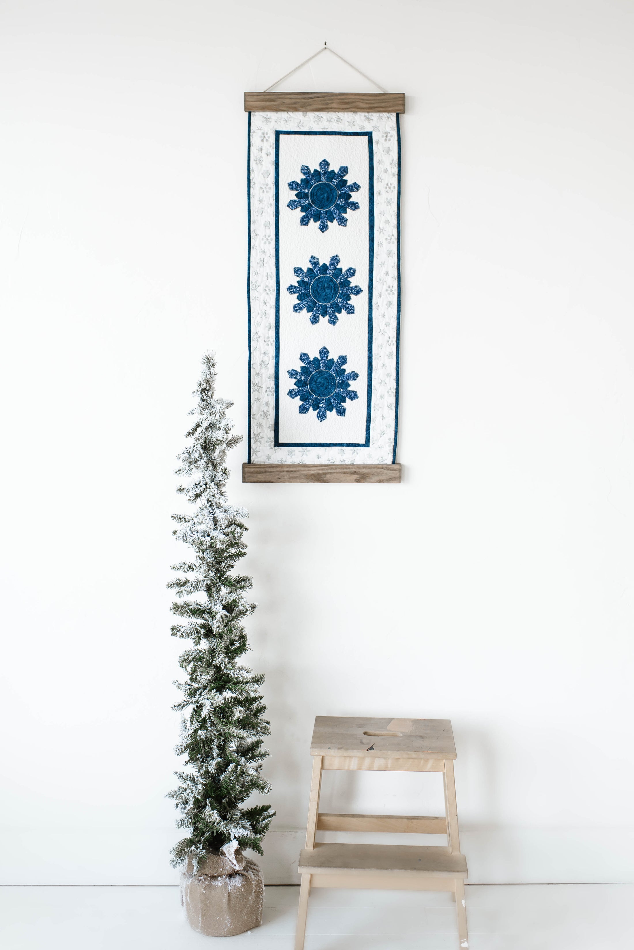 13-24" Quilt Hanger Frames – Quilt Hangers