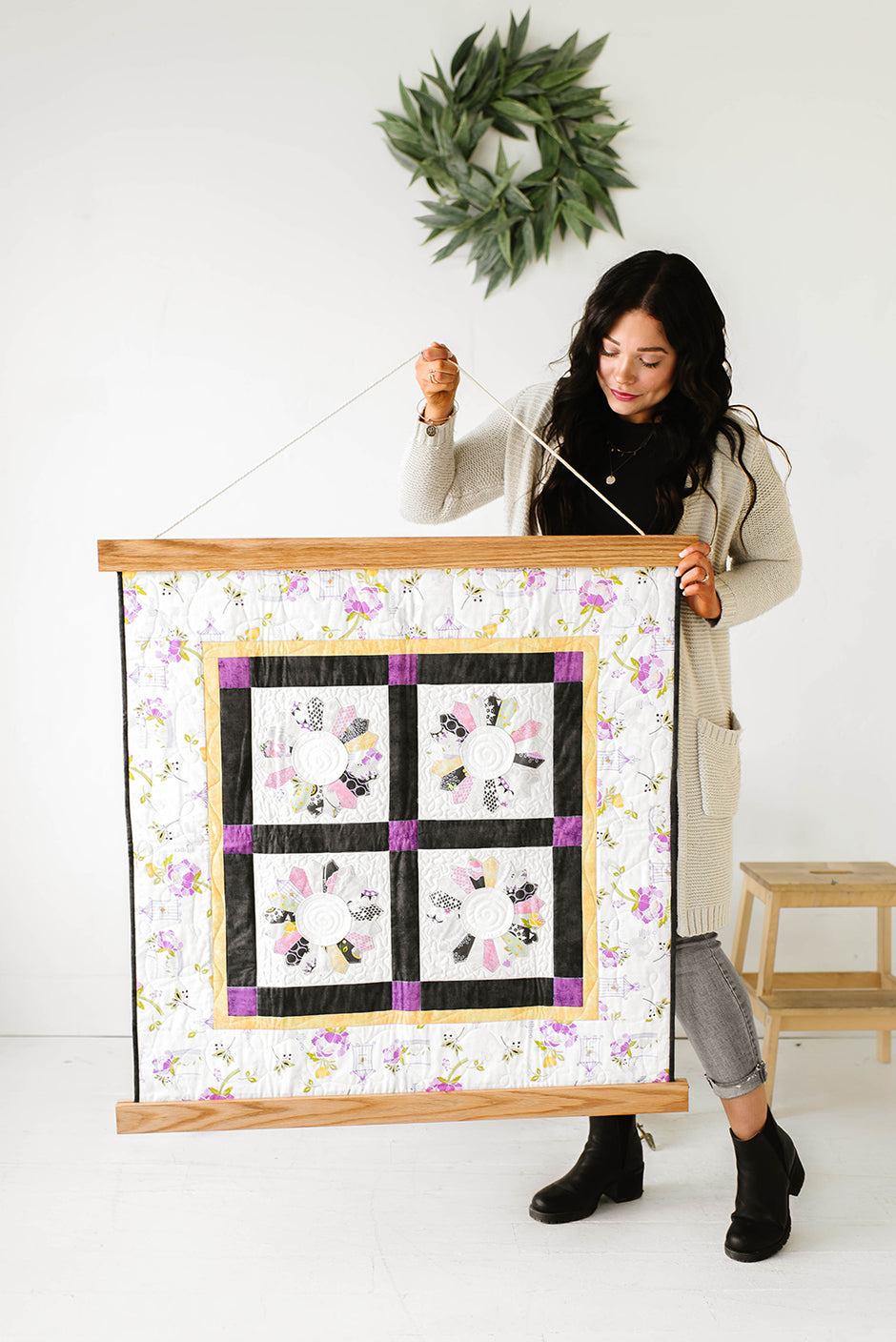 Quilt Hangers - Wooden Hangers to Hang Quilts, Rugs, Tapestry Displays