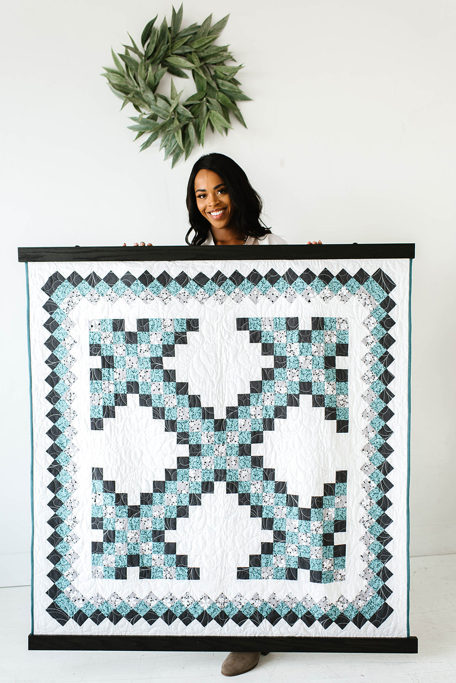 Quilt Hangers - Wooden Hangers to Hang Quilts, Rugs, Tapestry Displays